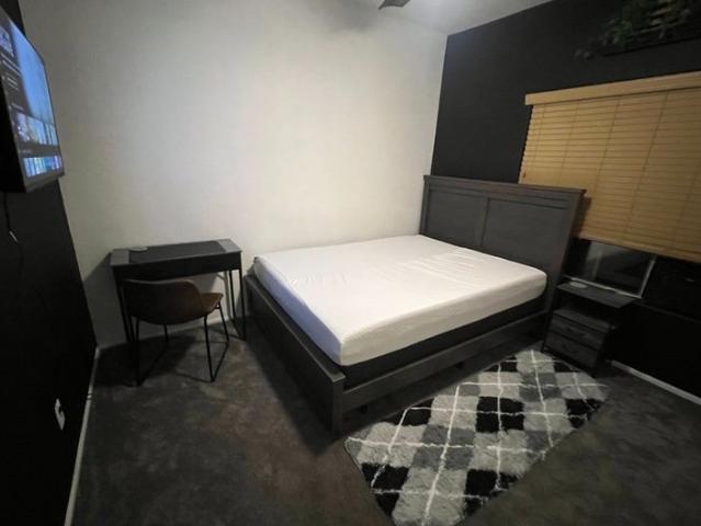 Private Room In Goodyear