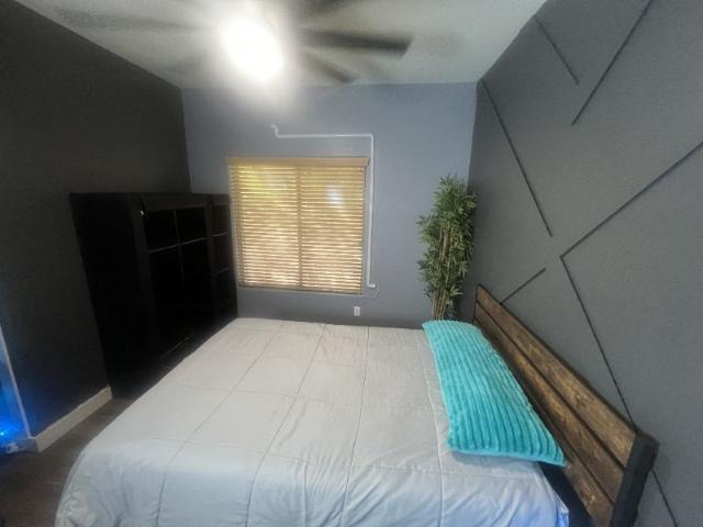 Private Room In Goodyear House