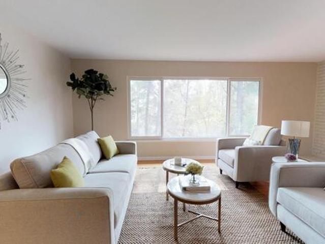 Private Room in Gorgeous San Mateo Home with Balcony