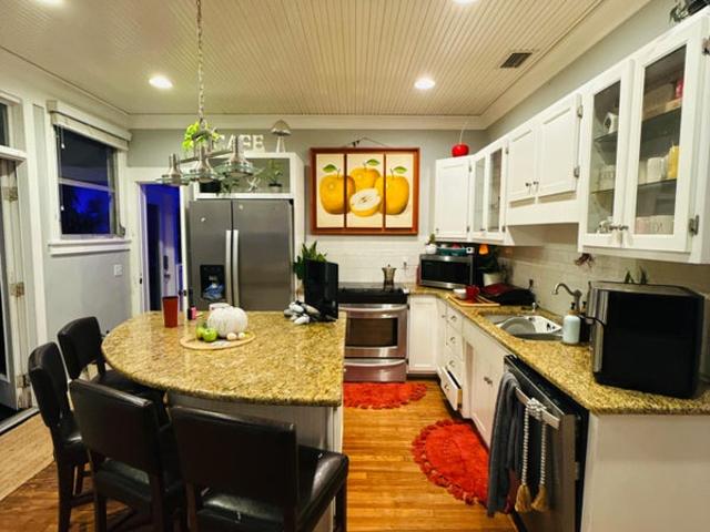 Private Room in Downtown Area