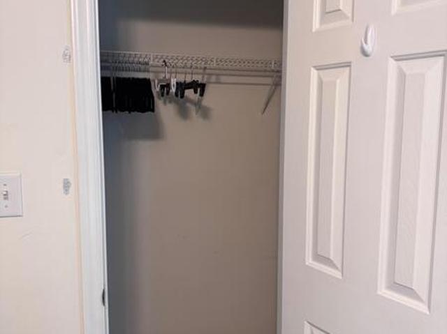 Private Room in Durham Townhome, Minutes from Duke University and Duke Hospital