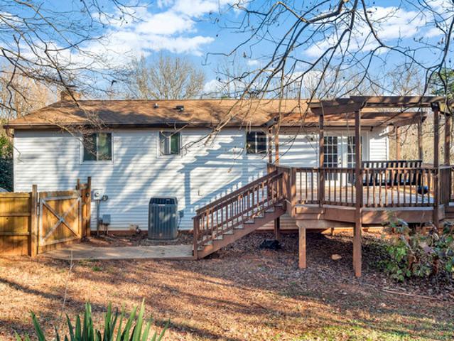 Private Room in East Charlotte – Utilities Included, Near Transit