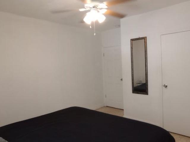 Private room in house between Wynwood and MidTown