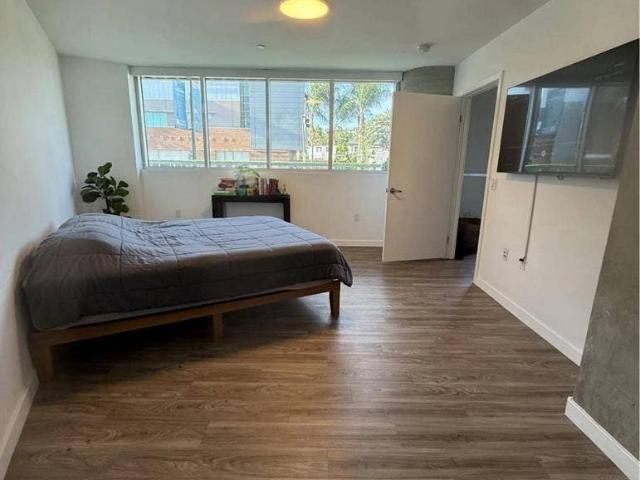 Private Room in Hollywood