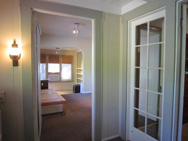 Private Room in Historic Gated Estate