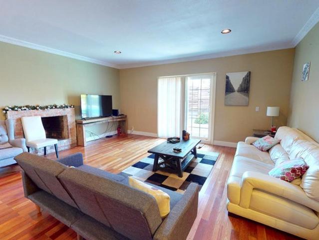 Private Room in Lovely Sunnyvale Home with Backyar