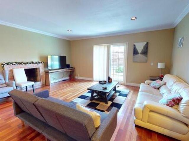 Private Room in Lovely Sunnyvale Home with Backyard Pool