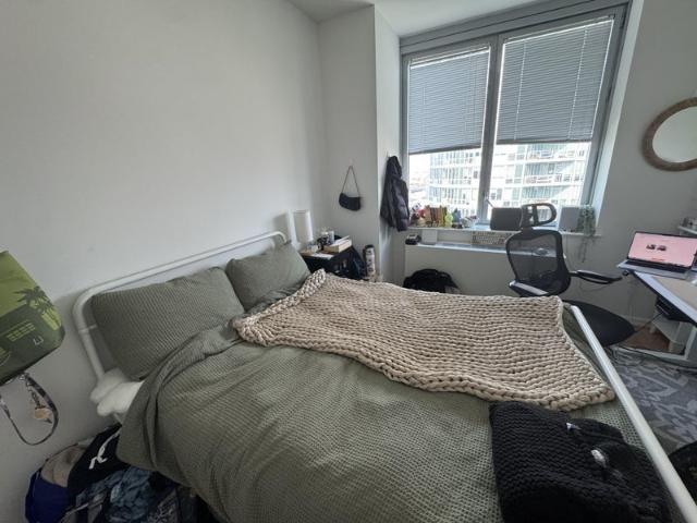 Private room in LIC