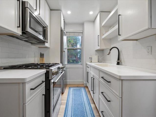 Private Room in Luxury Downtown Stamford Condo