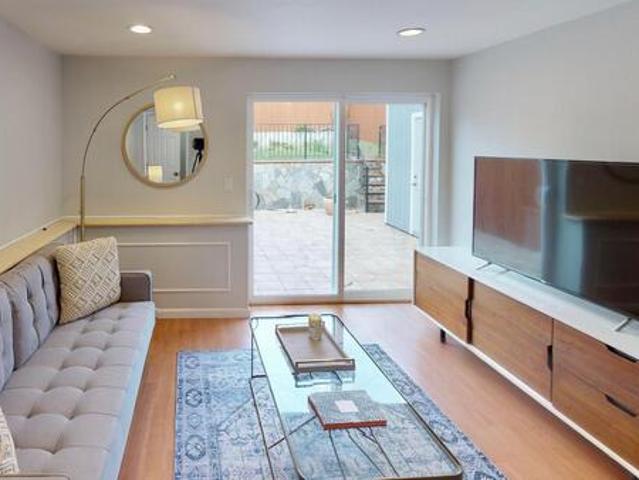 Private Room in Modern Outer Sunset Townhome With Brick Patio