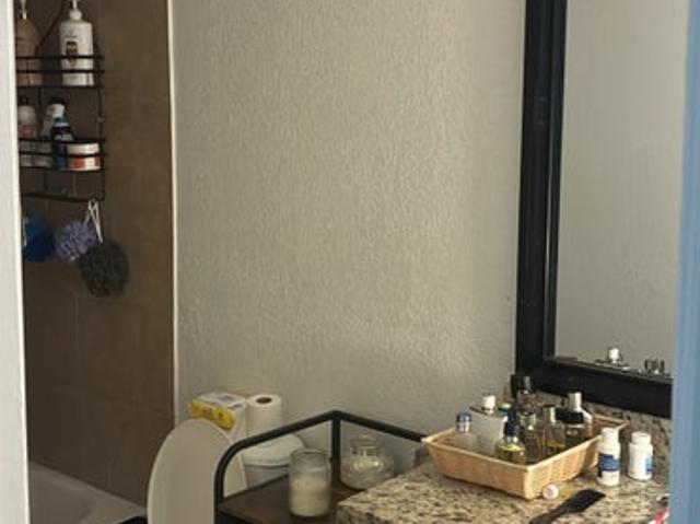 PRIVATE ROOM IN NORTH MIAMI