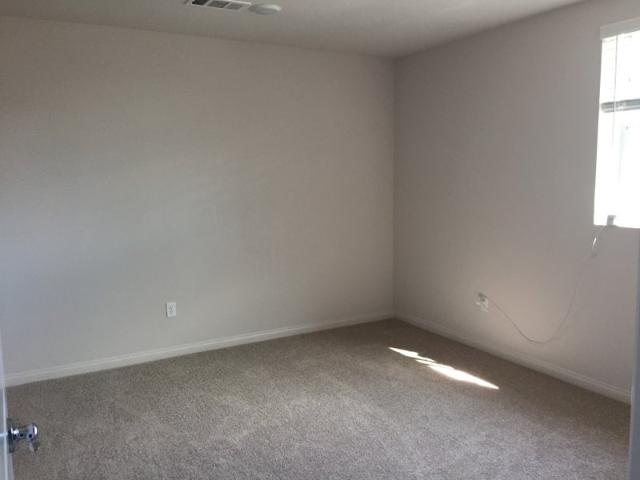 Private Room in Newer Gated Home