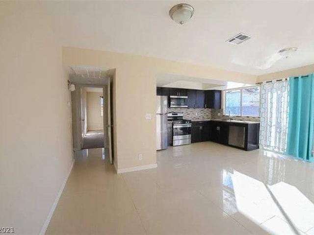 Private Room in Southeast LV!