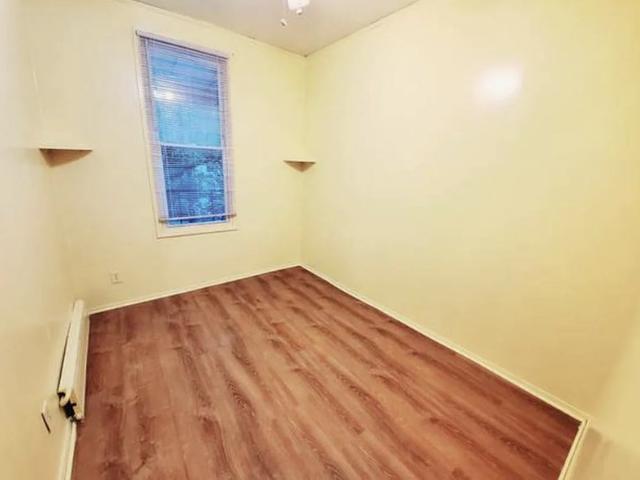 Private room in shared apartment