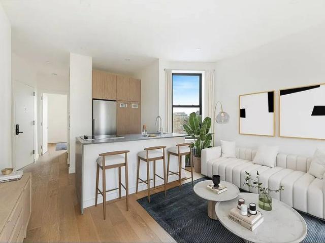 Private room in shared 3BR/1BA West Village aprtm