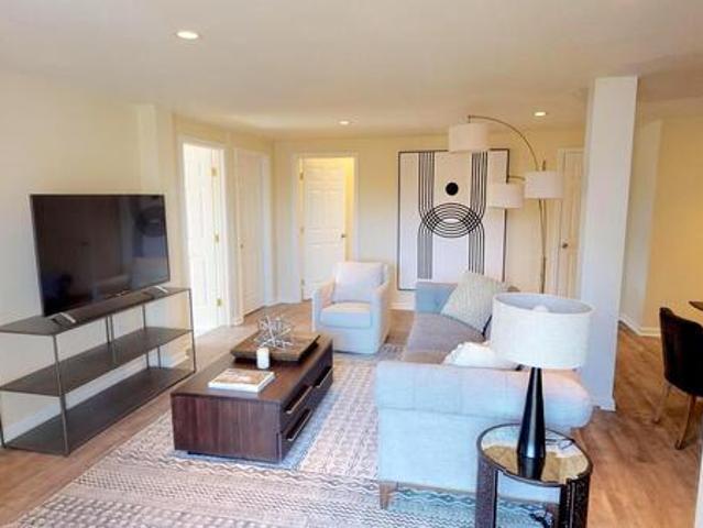 Private Room in Spacious Outer Sunset Home by Ocean Beach