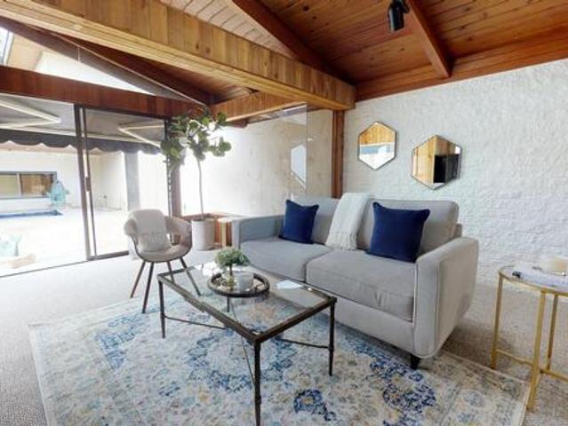 Private Room in Stunning Manhattan Beach Home with Private Pool