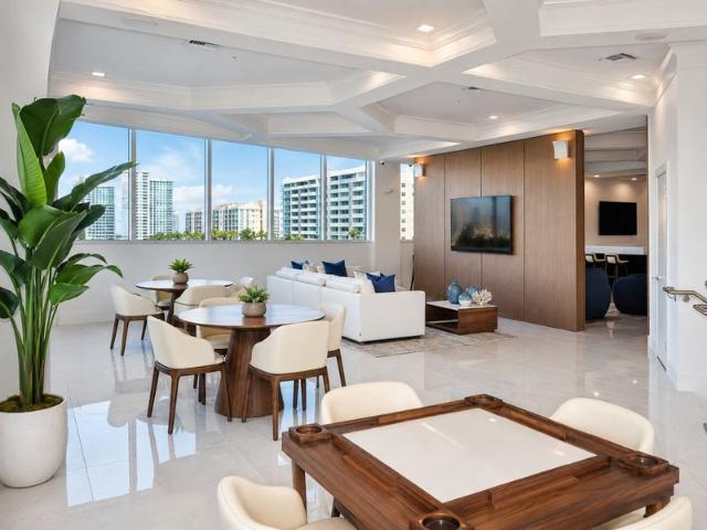 Private Room in Sunny Isles | Waterfront Living &