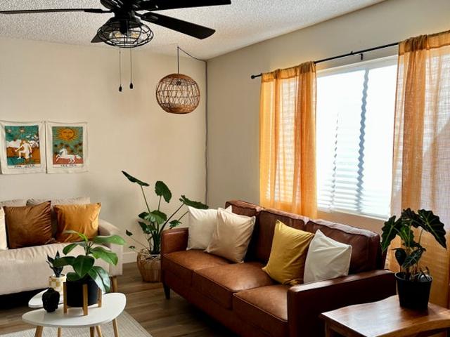 Private Room in Quiet Cozy Home 89122 $635