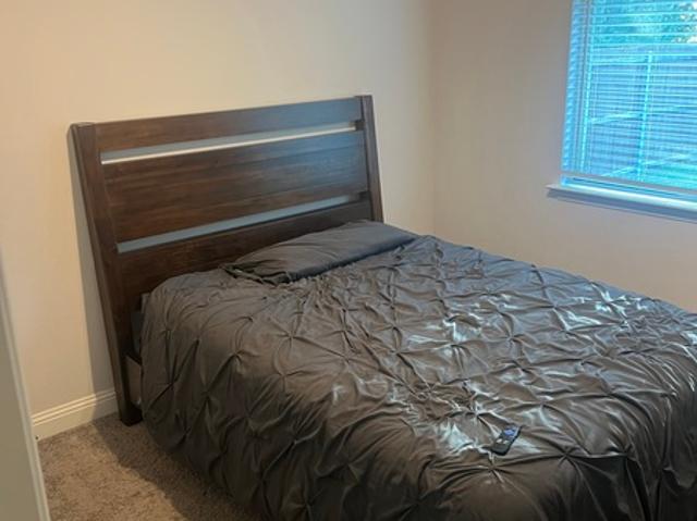 Private room in quiet beautiful neighborhood 15 minutes away from the city!
