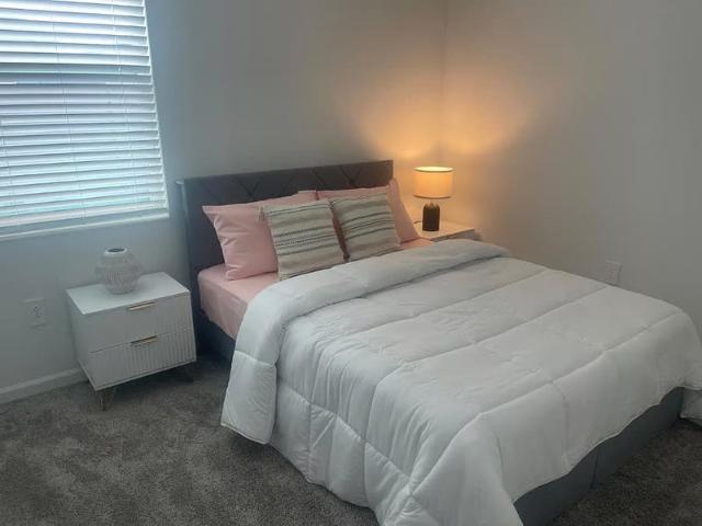 Private Room in Quiet Lake Wales Home