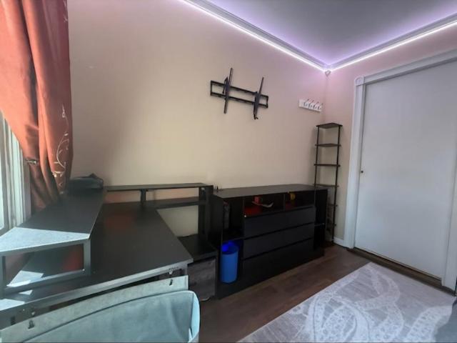Private Room in Quiet, Safe Neighborhood