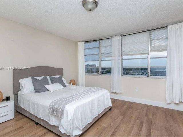 ✨ Private Room in Renovated Condo ✨