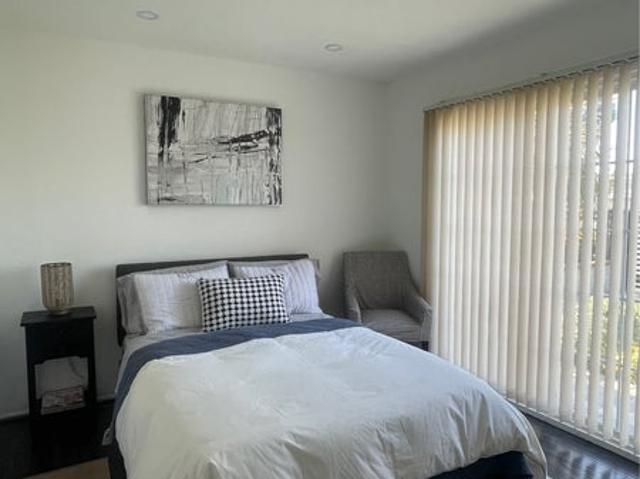 Private Room in Reseda near Northridge Hospital