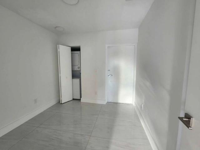 Private room in | Washer & Dryer in Unit|Available