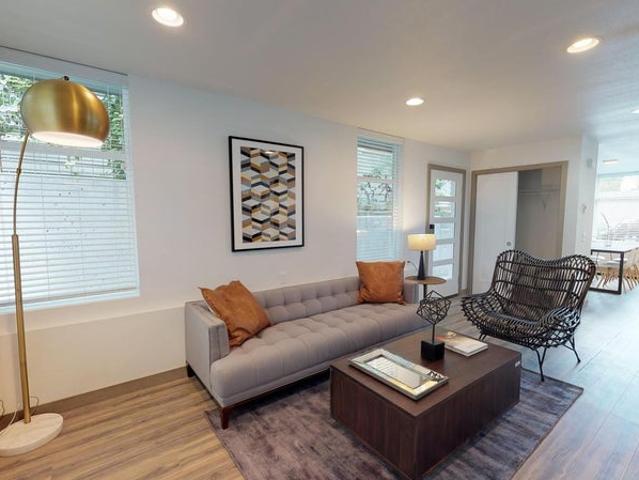 Private Room in Welcoming Columbia City Home Block