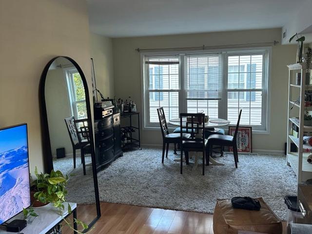 Private room in townhouse 2 blocks from downtown