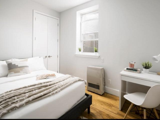 PRIVATE ROOM in the heart of WILLIAMSBURG!