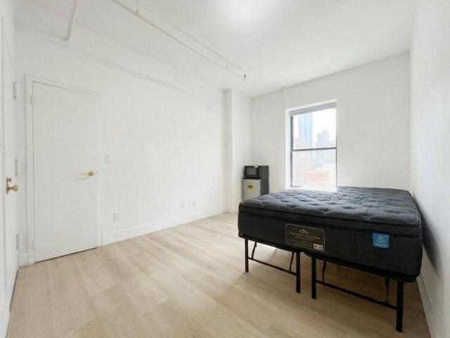 Private Room in Upper West Side Immediate move in