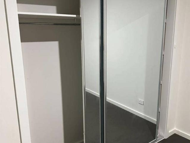 Private room opposite Lalor Station