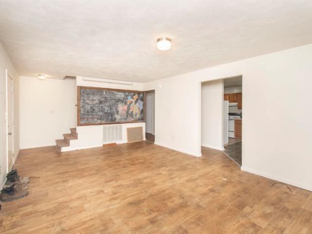 Private room less than 10 minutes from Tech