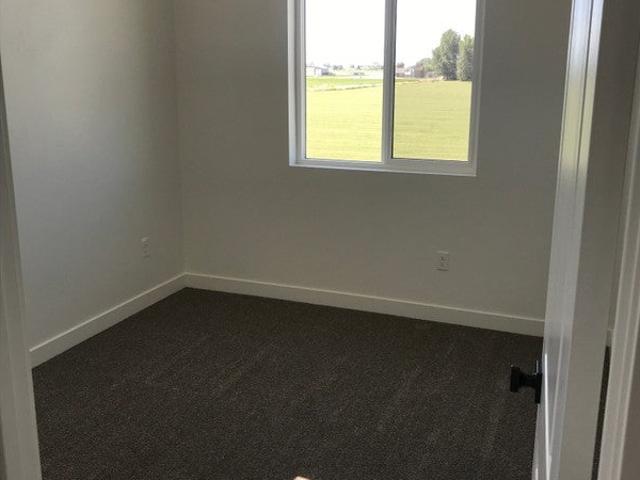 Private room M or F