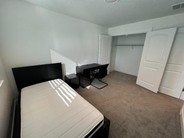 Private room_Male roommates