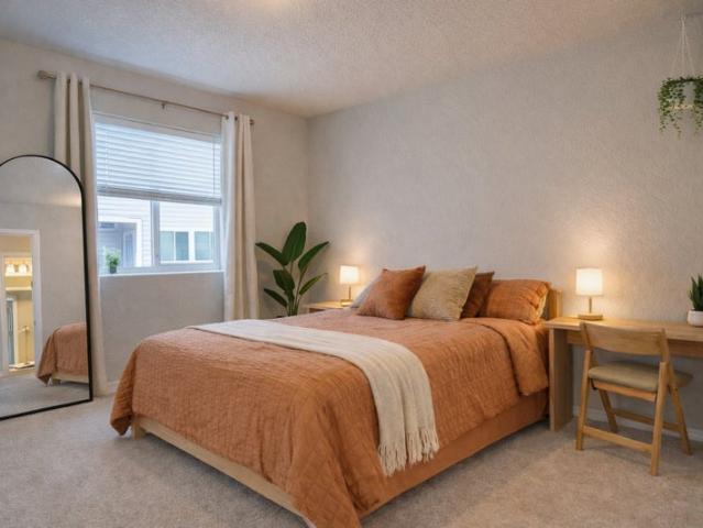 Private Room_NewDog_Friendly Townhome Northeast
