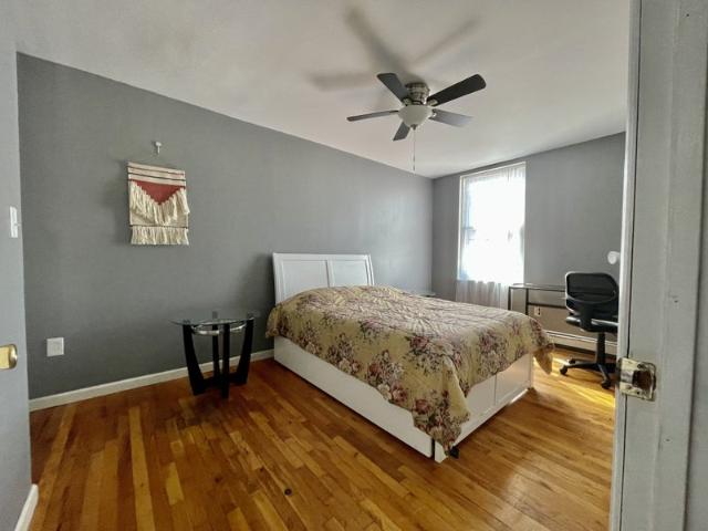 Private room near trains
