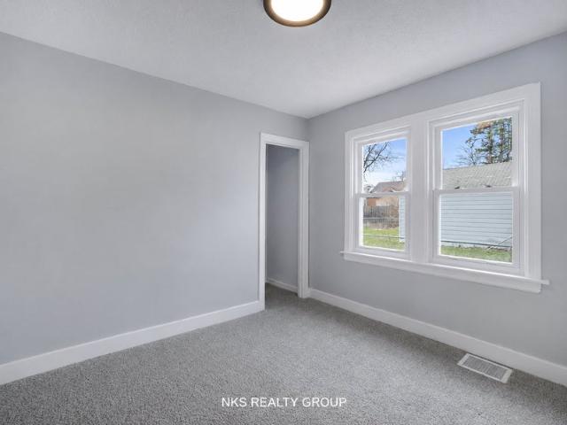 Private Room Near MSU + LCC | Utilities & Wi_Fi I