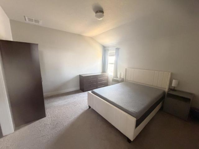 Private Room s for Rent