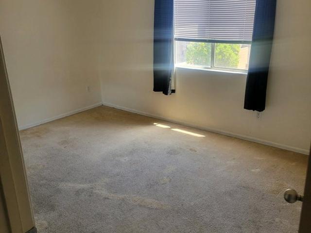 Private room, shared bath