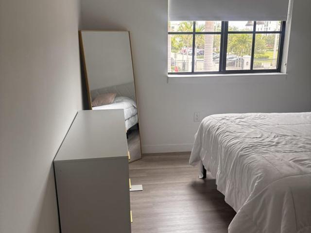 Private room, shared bath