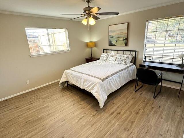 Private Room Prime Plano| Quiet | Smart TV | Fast WiFi | Parking | All Utilities Included