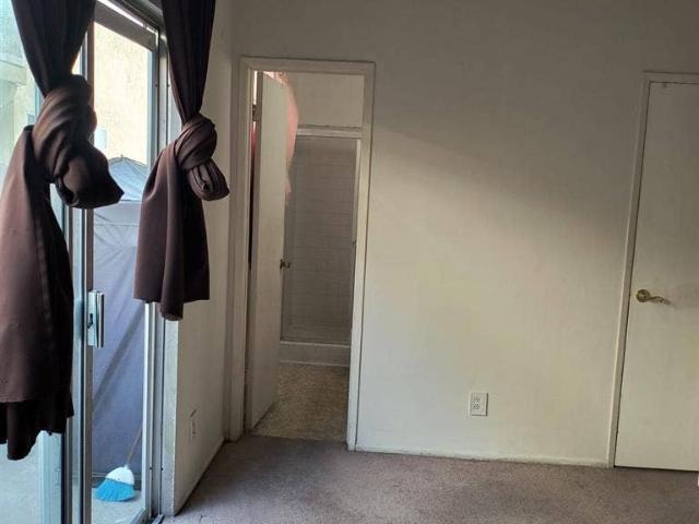 Private room + private bathroom