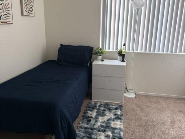 Private Room + Private Bathroom for Rent – Near