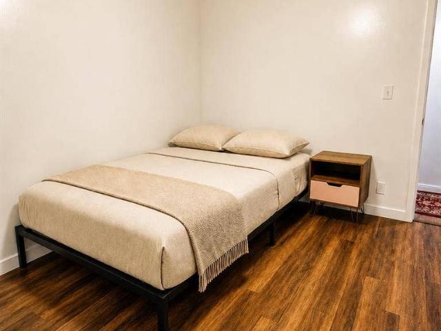 Private room & private entrance
