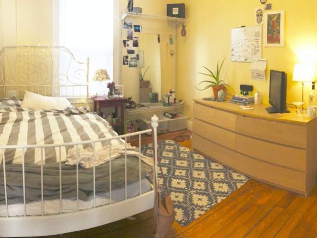 Private Room right in the Heart of Little Italy