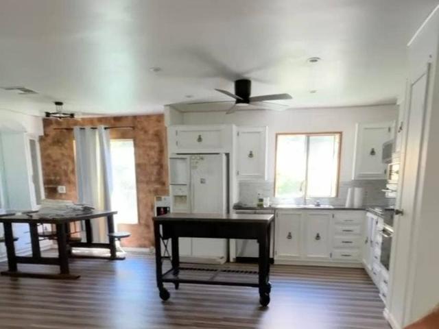 Private room w/ bathroom, 5 acres
