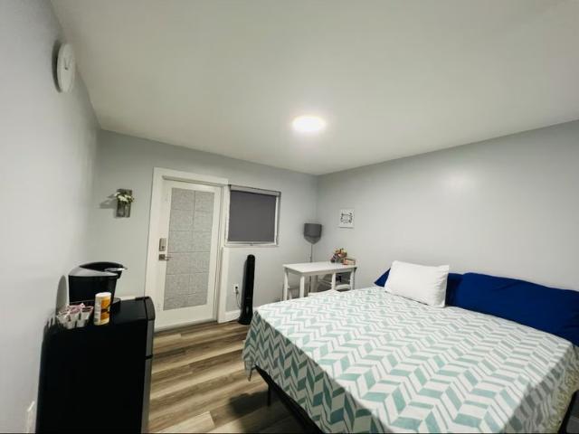 Private Room w/ Ensuite Bath, Closet & Parking